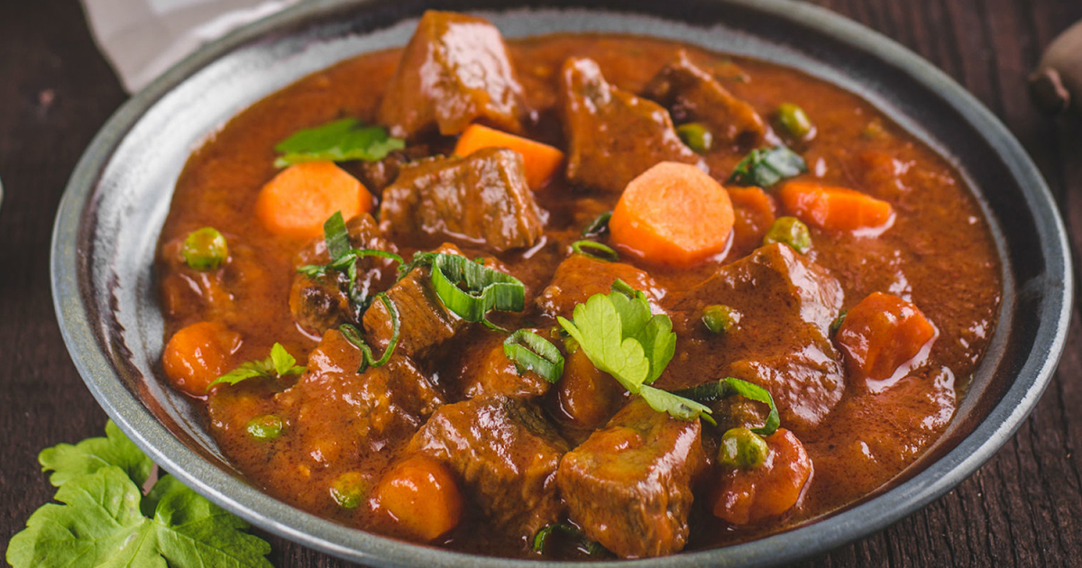 De Salvat – Gulaș unguresc din carne de porc – Rețeta – Tarameafrumoasa